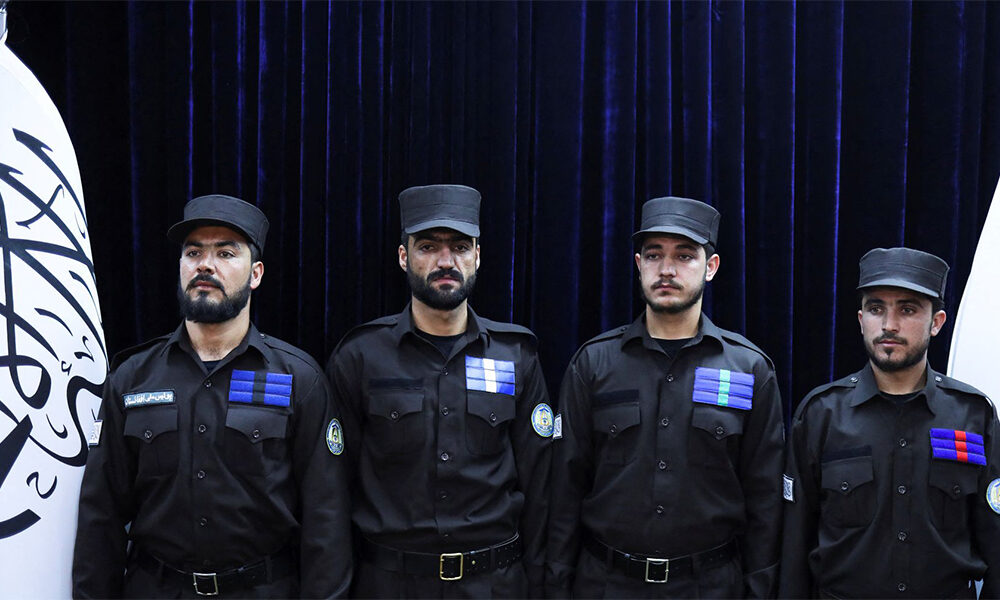 Police ordered to wear new uniforms at all Kabul checkpoints | Ariana ...