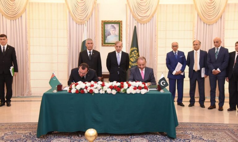 Pakistan, Turkmenistan sign accord to implement TAPI project | Ariana ...