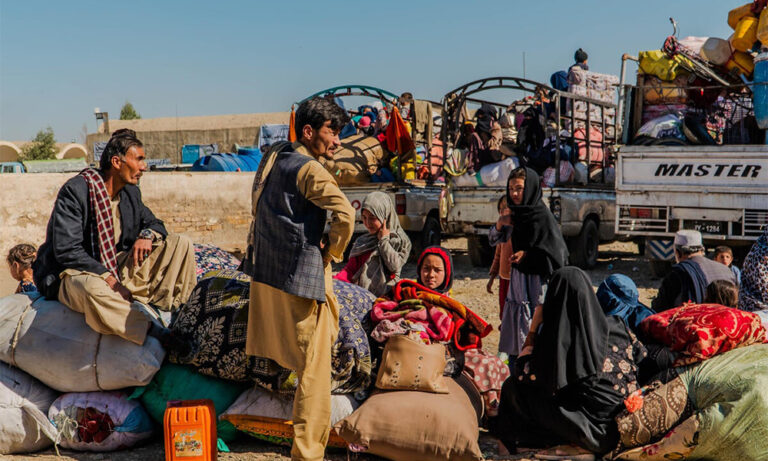Afghan repatriation resumes as Torkham closure crisis deepens | Ariana ...
