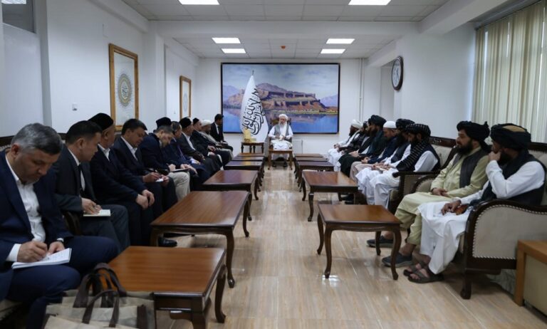 Deputy PM Hanafi meets Uzbekistan's delegation of religious scholars ...